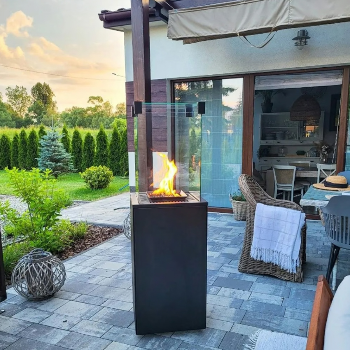 Aquecedor a Gas Kratki de Exterior fogo natural visível nos 4 lados